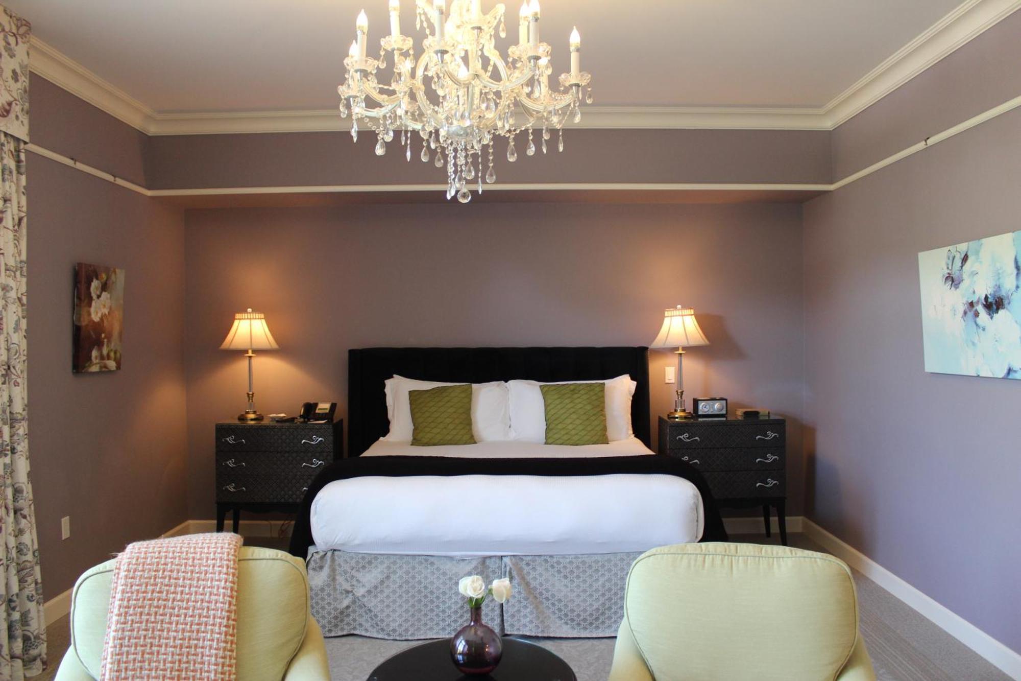 HOTEL BRUCE | ⋆⋆⋆⋆ | STRATFORD, CANADA | SEASON DEALS FROM $377