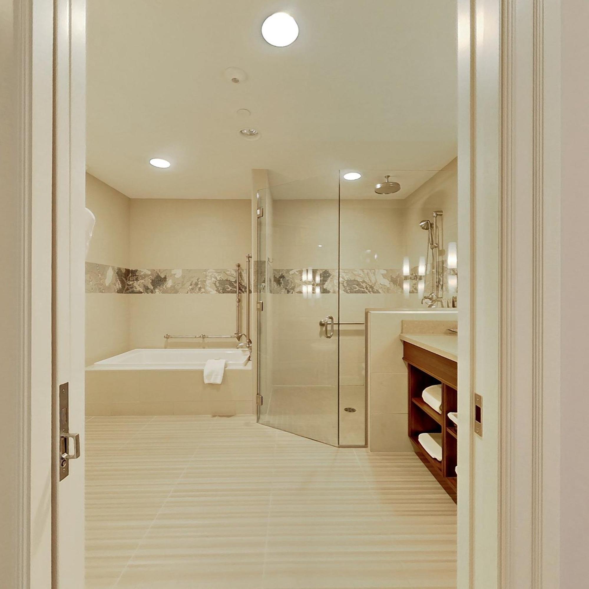 HOTEL BRUCE | ⋆⋆⋆⋆ | STRATFORD, CANADA | SEASON DEALS FROM $377