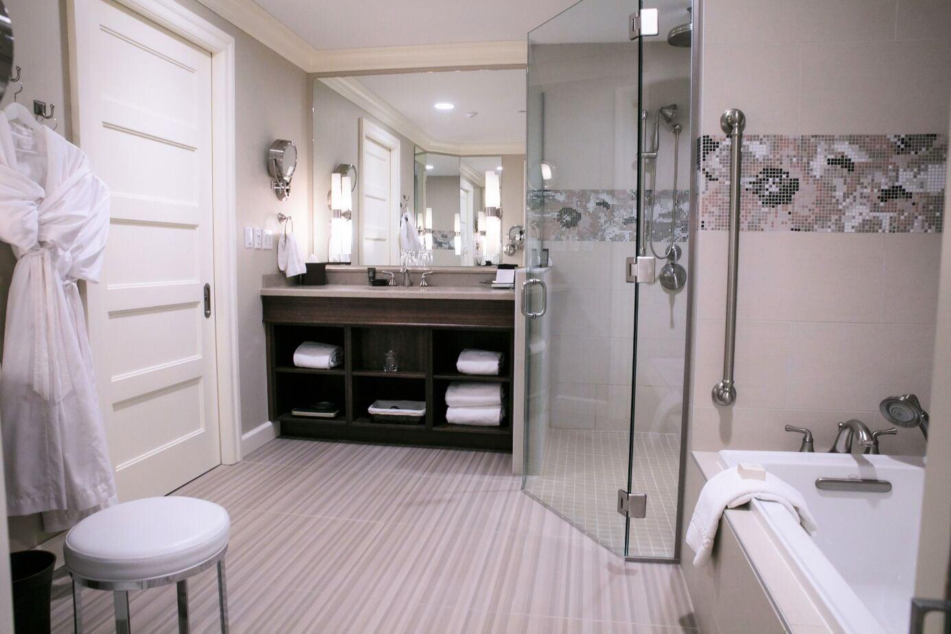 HOTEL BRUCE | ⋆⋆⋆⋆ | STRATFORD, CANADA | SEASON DEALS FROM $377